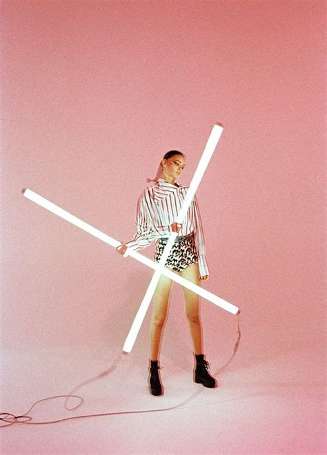 Pin De 🌴tokyo Video Plant📼 Em Artandstyle Poses De Modelagem Fotos Poses