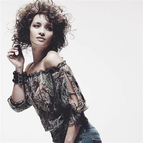 The Just My Thang” Singer Rosalee Shares Her Awe Inspiring Singing