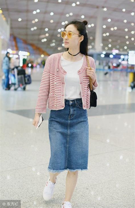 王麗坤一身休閒裝扮現身機場，網友：素顏還能這麼美 每日頭條
