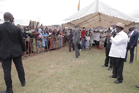 Meeting animé par le Président de la République S E M Alassane OUATTARA à MBatto ce