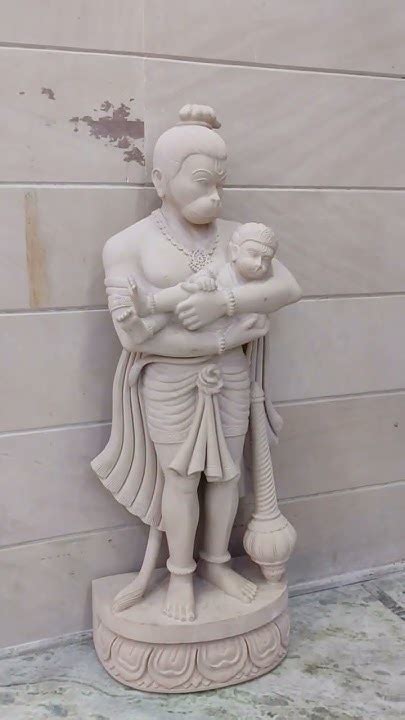 कैसे हनुमान चालीसा खम्बे पर लिखी जानने के लिए वृन्दावन मे कहाँ है ये