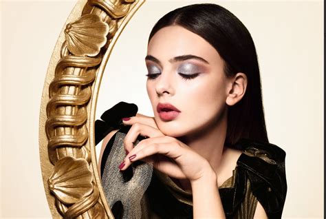 اجدد مستحضرات مكياج من ماركة ديور لإطلالة الأعياد مجلة هي