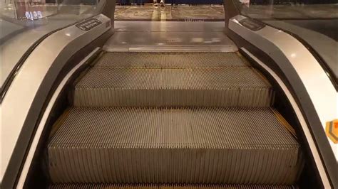 부산 부전동 Nc백화점 서면점 에스컬레이터 Escalator 1층에서 지하1층으로 내리막 오르막 답사기 Youtube