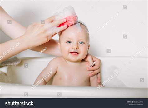 116 039 рез по запросу «young Girl Shower — изображения стоковые фотографии и векторная