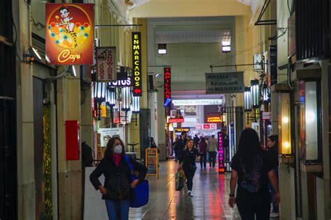 Ine Actividad Del Comercio Cayó 09 En Octubre Y Acumuló Baja De 46