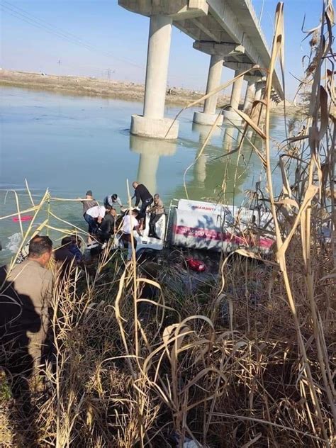 سقوط صهريج من أعلى جسر القيارة في نينوى صور
