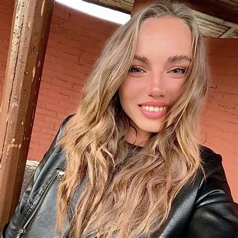 Alexandra Vykhodets V Alex Threads Say More