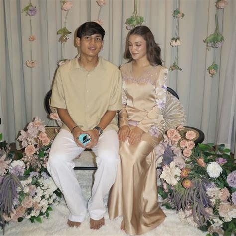Eyka Farhana And Akhyar Rashid Are Engaged