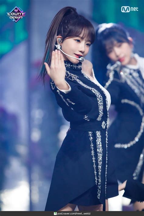 211108 Music Bank Glassy Stage Yuri Joyuri