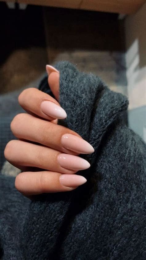 Most Beautiful Nail Designs to Try This Winter Uñas minimalistas