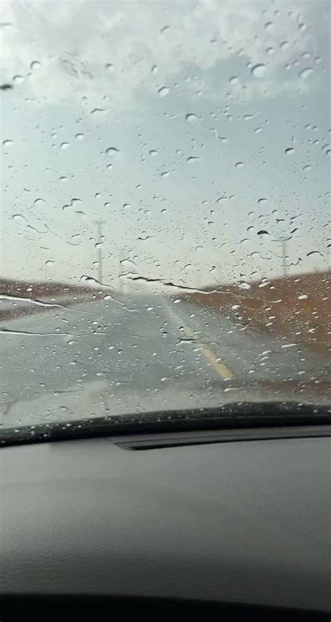 مركز العاصفة On Twitter الامارات الان هطول أمطار الخير على طريق