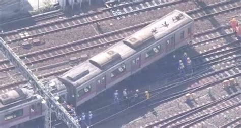 【内規違反で京成脱線】京成本線 京成高砂駅で脱線事故、懸命な復旧作業中にジャッキが外れて車両が落ちる事案が発生「横倒しになりそうだった」11月