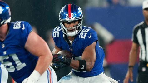 Giants Legend Issues Warning To Saquon Barkley Yardbarker