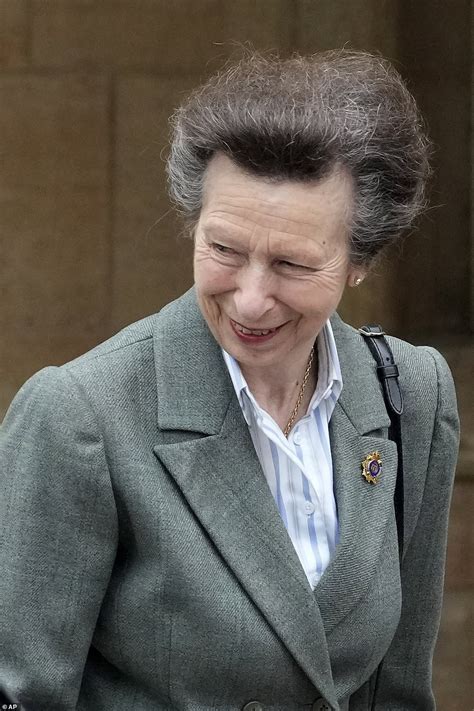 What The Royals Look Like Without Their Makeup Daily Mail Online