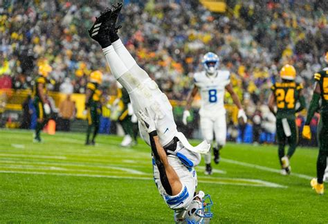 Amon Ra St Brown To Give Away Tickets Visit Rochester Bakery That Made Headstand Cake Yahoo