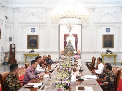 Sekretariat Kabinet Republik Indonesia President Jokowi Meets With