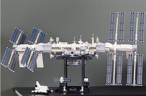 Lego envoie sa Station spatiale internationale dans la stratosphère ...