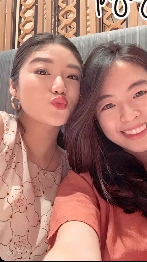 Pouty Lip Kiss With My Sister Follow For Daily Updates Rlips