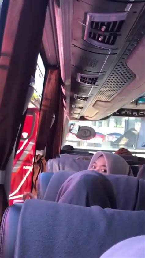 [video] Terserempak Bas Rombongan Sekolah Lain Pelajar Bertukar Nombor Telefon Kisah Dunia