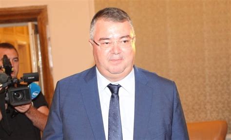 Социалният министър Ивайло Иванов Великденските добавки не са риск за НОИ