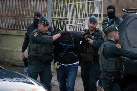 Operación Conjunta De Mossos Y Guardia Civil Contra El Terrorismo