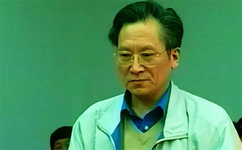 新聞 成立「情婦招募小組」！ 受審高官當庭承認愛吃「母女丼」還吃了73對 Gossiping板 Disp Bbs