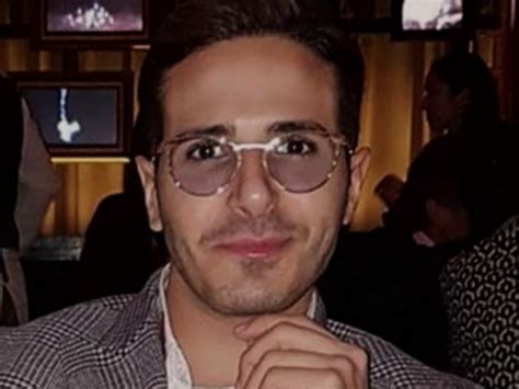 Tinder Swindler Romance Scam Red Flags To Look Out For The Independent