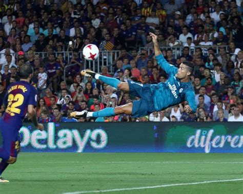 ريال مدريد يفوز على برشلونة بثلاثية في ذهاب كاس السوبر الاسبانية Pnn