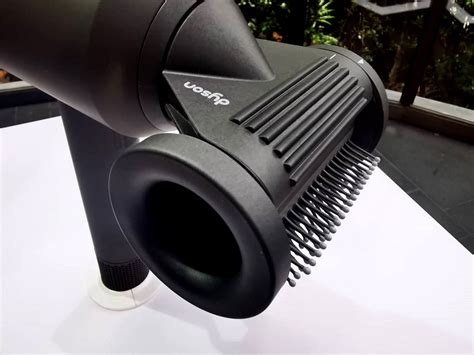 Dyson เปิดตัว หัวเป่าลดผมชี้ฟูพร้อมแปรง สำหรับเครื่องเป่าผม Supersonic