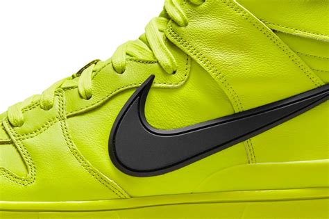 AMBUSH x Nike Dunk High 最新聯名配色「Flash Lime」正式登場 | Hypebeast
