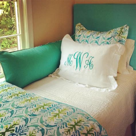 20 Dorm Room Decorating Tips To Make Your Room Feel Bigger Artofit