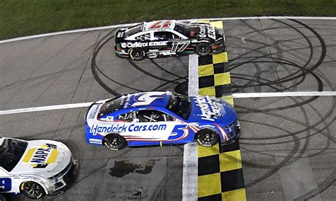 Nascar Photos Of Kyle Larson Edging Chris Buescher In The Closest Cup
