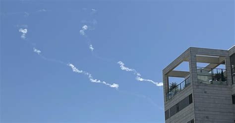 Las Defensas Aéreas De Israel Interceptan Un Misil Lanzado Por Los Hutíes De Yemen Infobae