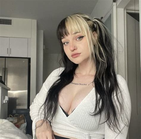 Pin By Belle On ₊˚ ⋆ Nihachu ‧₊˚ Pretty People Beautiful Irish Women Girl