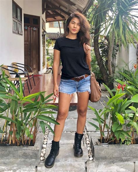 Biodata Nova Eliza Semakin Tua Semakin Seksi Dzargon