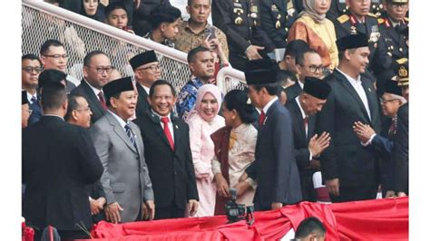 Momen Kebersamaan Prabowo Dampingi Jokowi Pada HUT Ke Bhayangkara