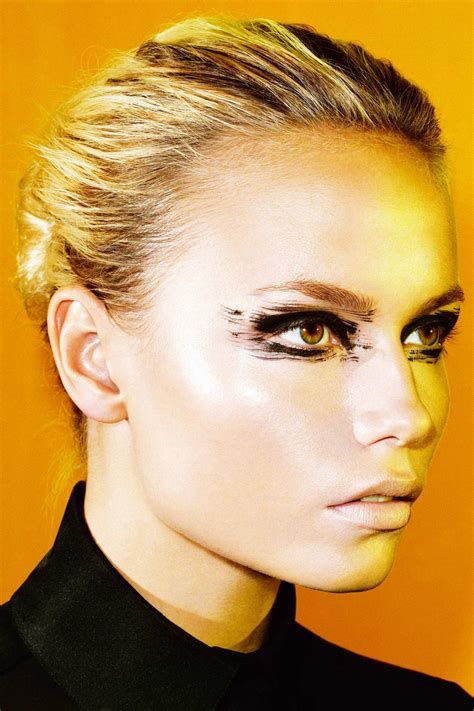 10 trucos fáciles para hacerte unos smokey eyes y que duren Vogue