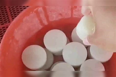 手艺人：玉石镯子的镯心品质是非常好的，可以拿来做玉牌！