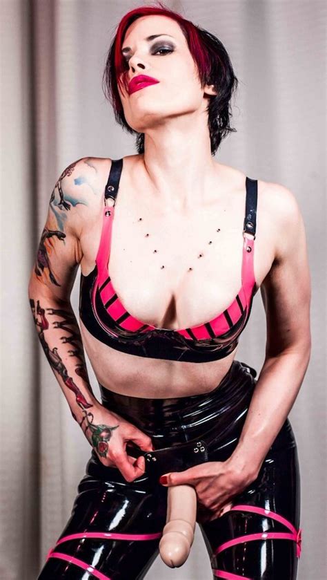 Mistress Natalie Hogspy