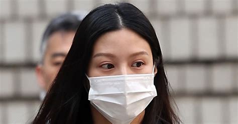 조민 직접 차린 화장품 회사서 ‘주 4일제 실험