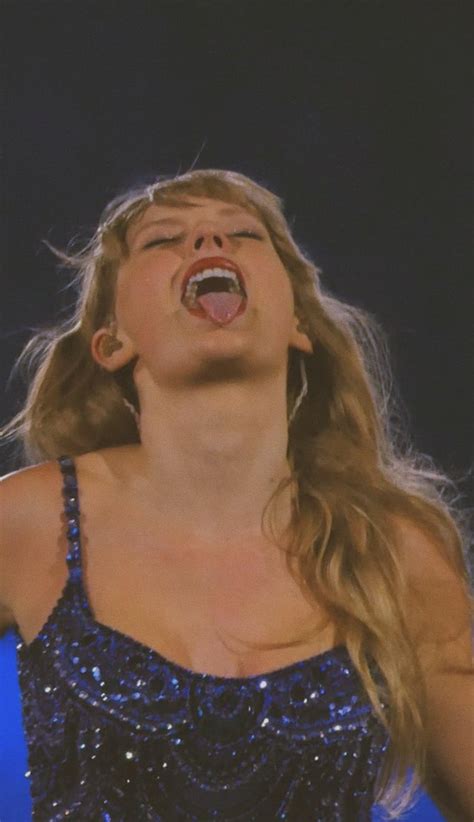 Taylor Swift Rfamoustongues