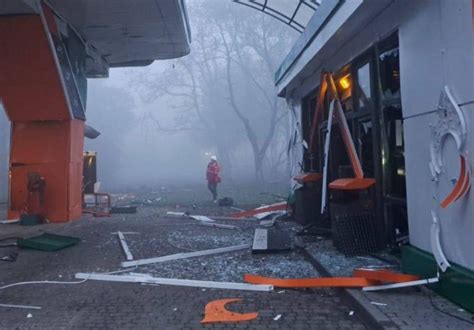 Ракетами та дронами вночі ворог атакував Дніпро є постраждалий ФОТО ПІК ПІК