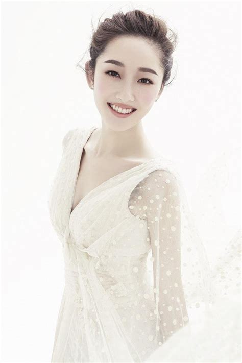 明星美女 蒋梦婕清纯可人模样纯色写真
