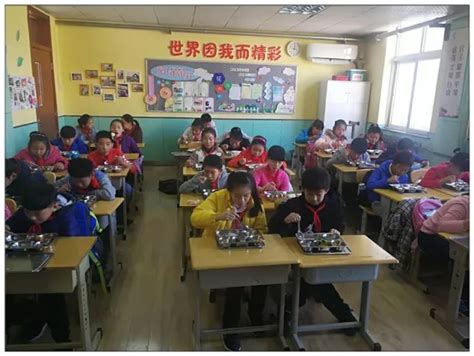 家长进食堂，把关学生餐——北仲二小提高群众满意度活动之一