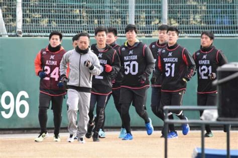 ロッテの新人合同自主トレがスタート！ 12分間走トップは地元出身の高卒右腕 ライブドアニュース