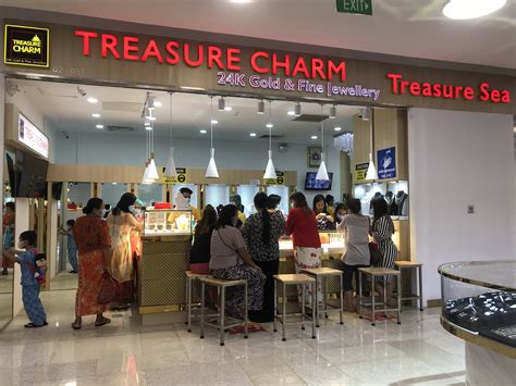 ရွှေပင်လောင်း အလှူအတန်း လက်နဲ့မကွာ အမြဲပါတာ မြန်မာလူမျိုးတို့ရဲ့ ရိုးရာပါ 🙏 မင်္ဂလာယူပ