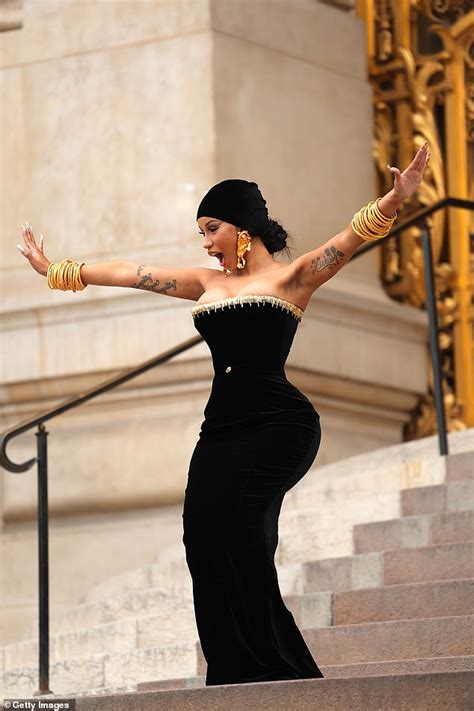Cardi B Showcases Her Famous Curves In An Eye Watering Black Gown Daily Mail Online