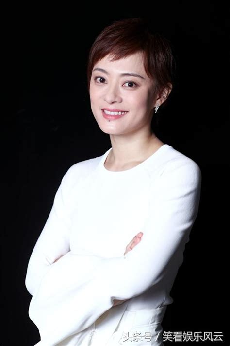 「少奶奶」孫儷，高貴典雅亮相，一襲白裙十分迷人 每日頭條