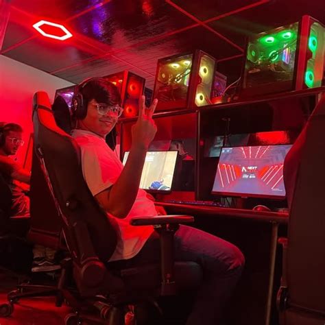 Rishabh Giri Rishabhgiri • Threads Say More