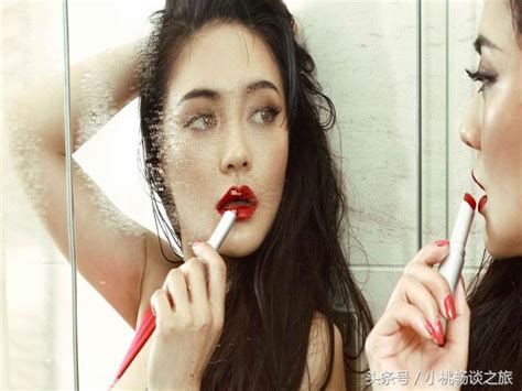 你還傻傻在亂塗口紅？化妝師教你小妙招，不用3分鐘畫出性感美唇，手殘黨妹紙們都看看 每日頭條